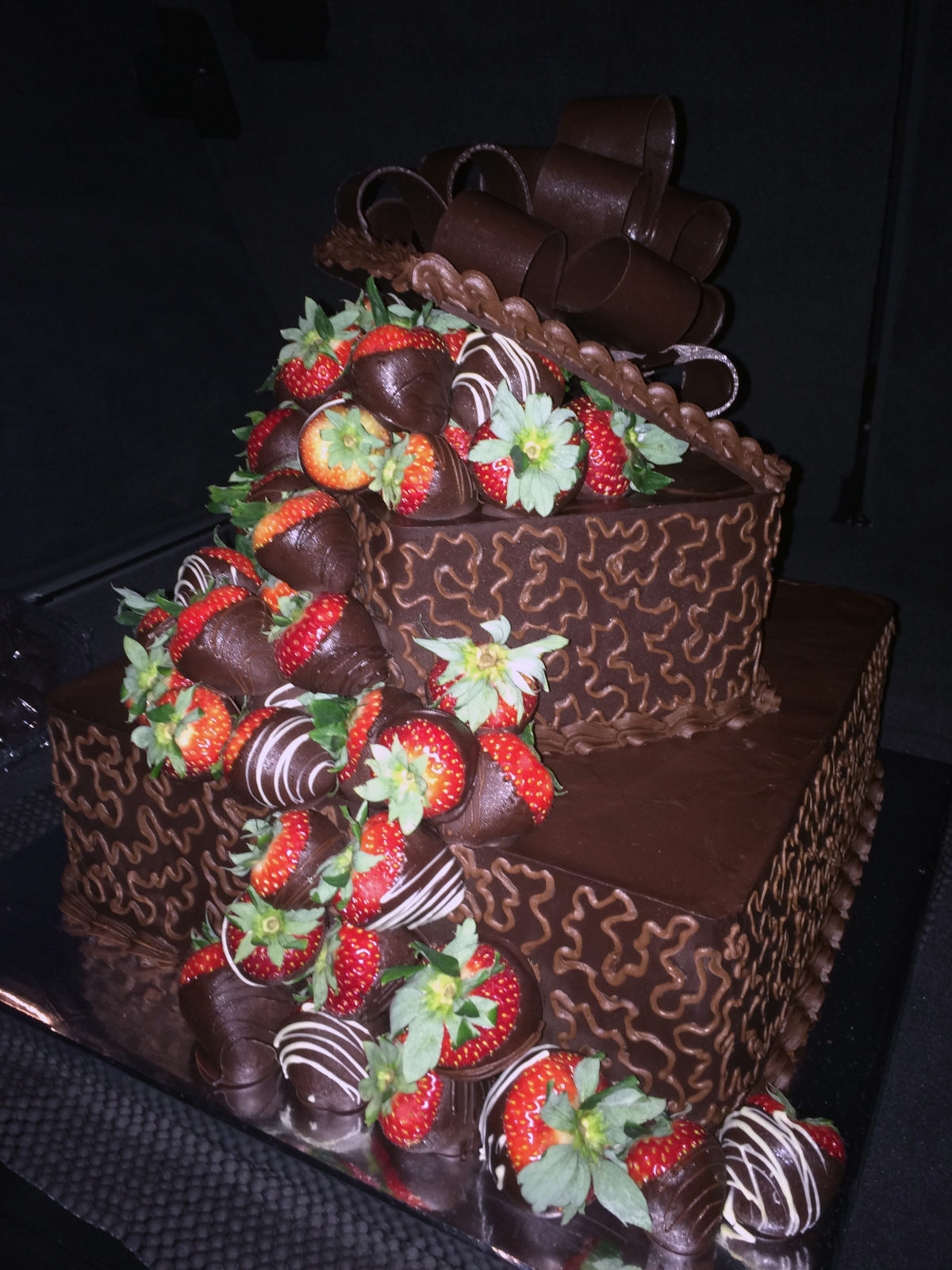 Custom Cakes – SLO Delicious